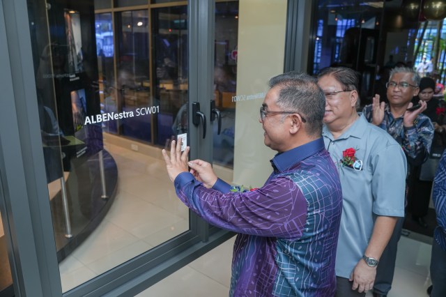 Receiving the 1st CIDB PPS Certificate (Sijil Penghargaan) on MS 832 ...